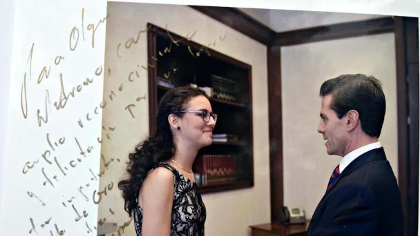 Recibe EPN a Olga Medrano, #LadyMatemáticas