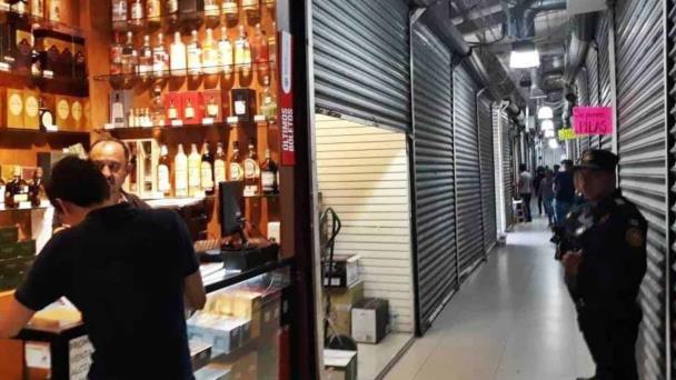 Macro revisión en la Pulga Río de Monterrey