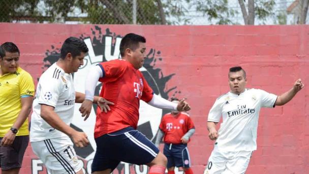 Roba Lonches, con un pie en las ‘semis’