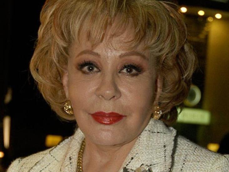 Consternada Silvia Pinal Por Deceso De Sara Monar