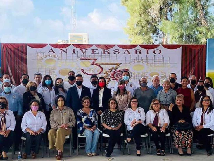 Festejan al CBTIs 220