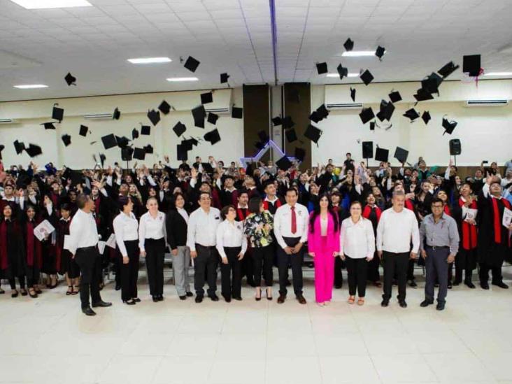 Ceremonia de graduación del CBTis 220