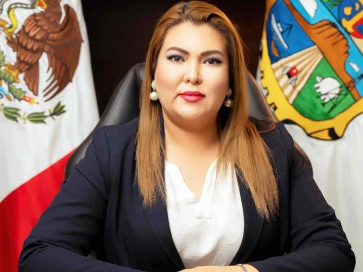 Anabel Garza Rivera asume la alcaldía