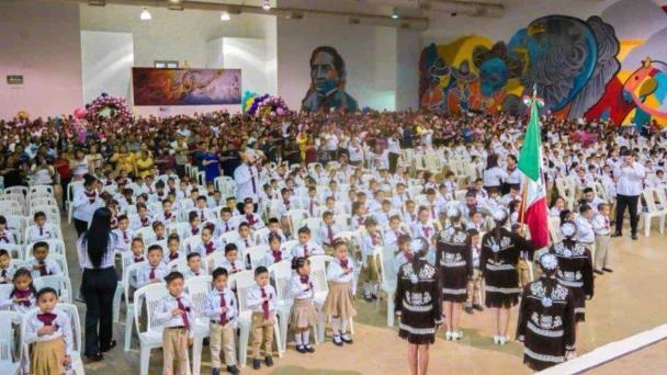 Alumnos de CAIC Reynosa celebran su graduación